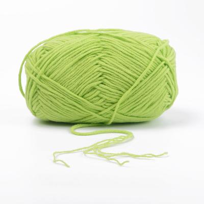 Chine 4ply font du crochet la laine de tricotage bavardent 80 le coton de lait du coton 40% des couleurs 60% à vendre