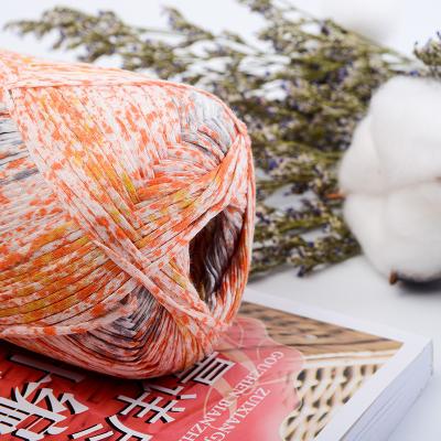 Chine Le crochet tricotent à la main les fils de coton soyeux du fil 100% à vendre