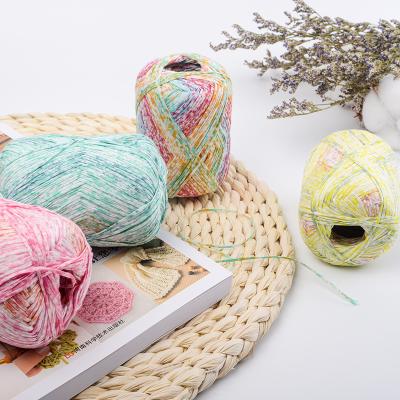 Chine Le crochet tricotent à la main les fils de coton soyeux du fil 100% à vendre