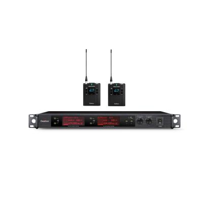 China De Eenrichtingslavalier UHF Draadloze Microfoon van PLL voor Podcasting Vlogging Te koop