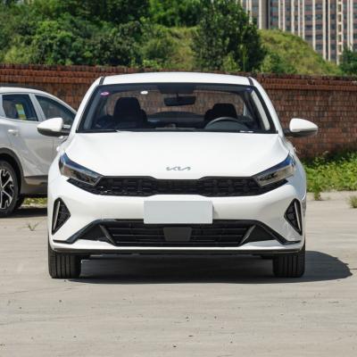 Cina 2023 Kia K3 Sedan fari a LED motore aspirato e basso consumo di carburante in vendita