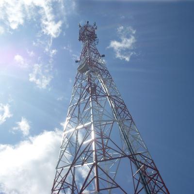 Cina Torre di antenna autosufficiente d'acciaio del campo da giuoco Q345 in vendita