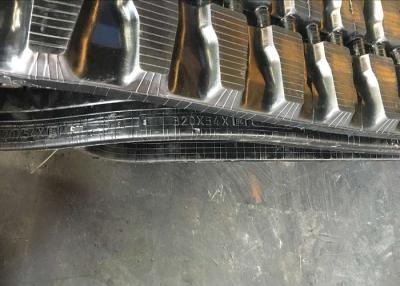 중국 지속적인 까만 고무 굴착기는 낮은 진동과의 84의 연결을 추적하습니다 판매용