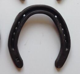 Cina Il piede del cavallo del cuneo calza i ferri di cavallo d'acciaio 141×142×8mm in vendita