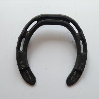 Cina Il cavallo di gomma di azionamento facile calza la corsa dei ferri di cavallo dei piatti per la pista in vendita