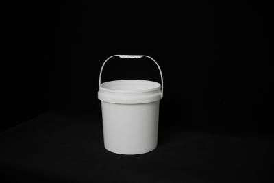 Cina Bottile di plastica da 5 litri con maniglia e coperchio in vendita