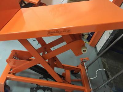 Cina Colore arancio del lavoro aereo della Tabella idraulica mobile di inclinazione con il sostegno di protezione in vendita