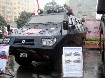China Vehículo blindado del Anti-alboroto de 160HP Euro2 Dongfeng EQ5090XFBZJ, camión de Dongfeng, camiones de Dongfeng en venta