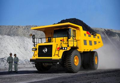 China Explotación minera campo a través resistente Tipper Truck de 50T-80T Dongfeng en venta