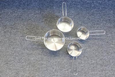 중국 Kitchen accessories 4 pcs stainless steel measuring cups and measuring spoons silver round narrow measuring solid scoop 판매용
