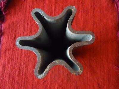 Cina La plastica d'acciaio di DIMENSIONE del OD dei tubi del quadrato saldata IS1161 inserisce entrambe l'estremità in vendita
