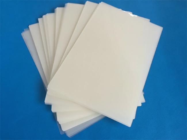 Extrusion laminating machine in production environment