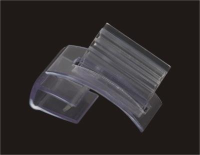 Chine Le plastique durable a expulsé PVC transparent de supports de signe de vente au détail d'espace libre de label de bande de données à vendre