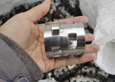 Cina anelli casuali di acciaio inossidabile Raschig dell'imballaggio del metallo di 25×25×0.4mm in vendita