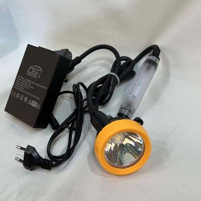 China Resistente al agua Ip68 LED Mining Cap Luces con cable Batería recargable en venta