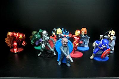 Cina figura raccoglibile colore blu di capitano America dei giocattoli di altezza di 7cm piccola con lo schermo in vendita