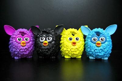 中国 4色のフクロウの鳥のプラスチックおもちゃは家の装飾のための美しい様式を計算します 販売のため