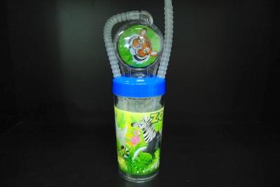 Cina Plastica divertente della bottiglia di acqua del personaggio dei cartoni animati con l'OEM/ODM ricci lunghi della paglia disponibili in vendita