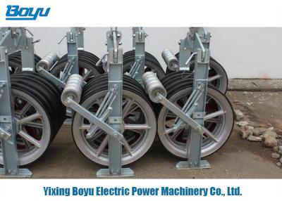 China Carga de trabajo liada 40 KN de cinco del conductor ruedas de Pulley With Grounding en venta