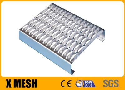 Κίνα Ανοξείδωτα 2MM γαλβανισμένα πιάτα 240 X 4020MM βήματος χάλυβα αντιολισθητικά για βιομηχανικό προς πώληση