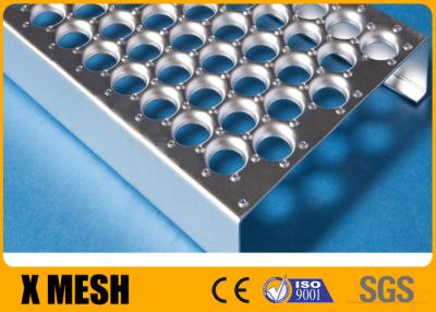 Κίνα Ανοξείδωτα 2MM γαλβανισμένα πιάτα 240 X 4020MM βήματος χάλυβα αντιολισθητικά για βιομηχανικό προς πώληση