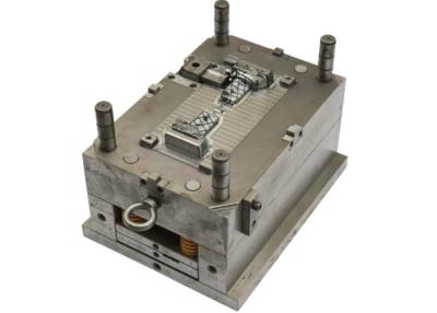 Chine Moulage par injection en plastique multi du PC POM PA6 de cavité à vendre