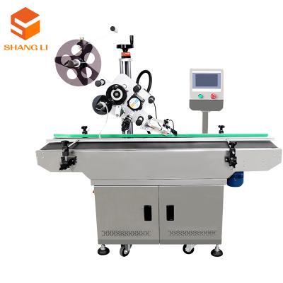 China 550W Spanning Scratch Card Flat Surface Pouch Labeling Machine voor flexibele verpakkingen Te koop