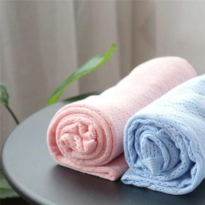 China Material cabido cómodo del bambú de la manta de la choza de bebé del invierno del verano de la hoja de la choza de bebé en venta