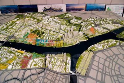 China Architectural Model of Modern Riverside Urban Planning with High-Rise Districts and Green Networks for sale