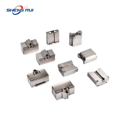 Cina Right Angle Metal Connector Mold Parts Polished in vendita