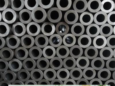 Cina Tubatura d'acciaio ad alta temperatura rotonda di ASTM A335 P9 per la caldaia OD 19.05-76.2mm in vendita