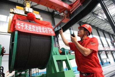 Cina La tubatura d'acciaio arrotolata saldata l'api 5ST CT100 per l'ascensore di gas ha indotto il drenaggio dello spruzzo in vendita