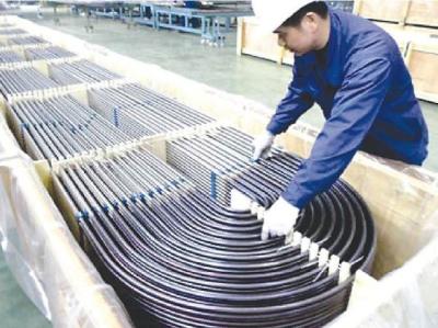 Cina Tubi dello scambiatore di calore di JIS G3462 STBA22 STBA23/tubo trafilati a freddo della curva ad U per la caldaia e Superhearter in vendita