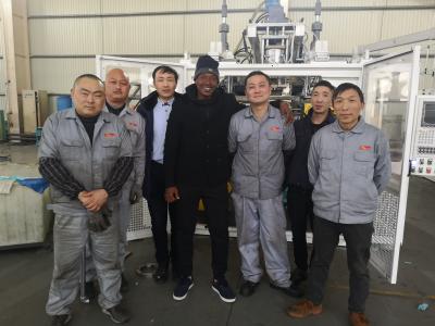 中国 鶏の餌の鍋のためのカスタマイズされたプラスチック ブロー形成機械 販売のため