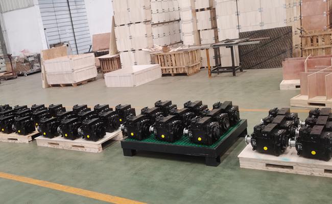 combine harvester hydraulic system