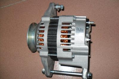Cina Alternatore automatico Lester 12761 LR160-735 123900-77210 per 4TNE94 4TNE102 in vendita