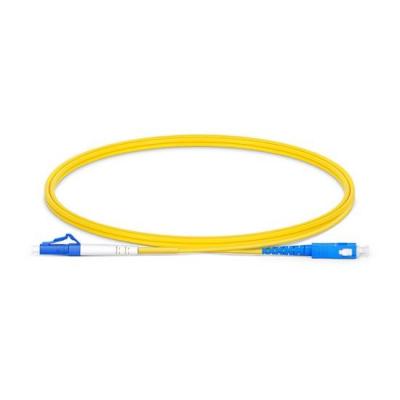 中国 SC UPC単信G.652.Dの単一モードポリ塩化ビニール2.0mm -2m (6ft)へのLC UPC FOPC 1121S112-2 (7242121) OS2 (G.652.D/G.657.A1/G.657.A2) 販売のため