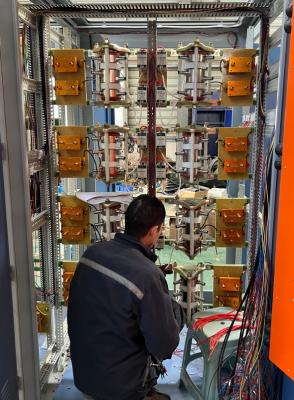 Cina IP54 Livello di protezione Forno di fusione a frequenza intermedia per l'industria metallurgica in vendita