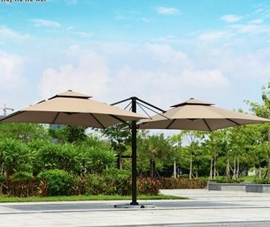 Cina Customized High End Giardino Patio Due Testa Ombrello Esterno Cantilever Parasole 3x3M in vendita