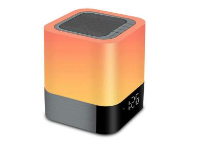 Cina Orologio di Digital incorporato del lato del letto LED della luce di Bluetooth dell'altoparlante del sensore portatile variopinto di tocco in vendita