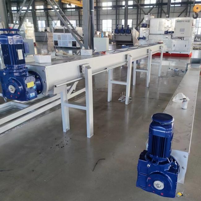 OEM Custom Continuous Sludge Cake Conveying Machinery Screw Incline Shaft Conveyor