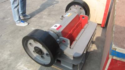 Cina Frantoio a mascella della pietra di capacità di 40 t/h, roccia industriale che schiaccia macchina in vendita