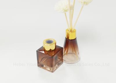 Cina Bottiglia per aromaterapia in vetro sfumato ambra a forma di cono con tappo a vite in vendita