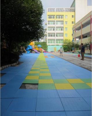 Chine Tapis de verrouillage en caoutchouc non-toxiques de plancher 3mm pour la cour de badminton et le court de tennis à vendre