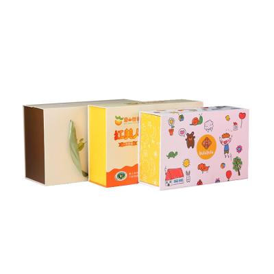 Cina Contenitori di regalo magnetici pieghevoli adorabili per l'imballaggio dei prodotti bambini/dei bambini in vendita