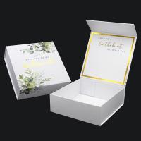 A proposta nupcial dos Groomsmen da dama de honra dos convites feitos sob encomenda do favor do casamento encaixota o ouro branco de dobramento da caixa de presente magnética