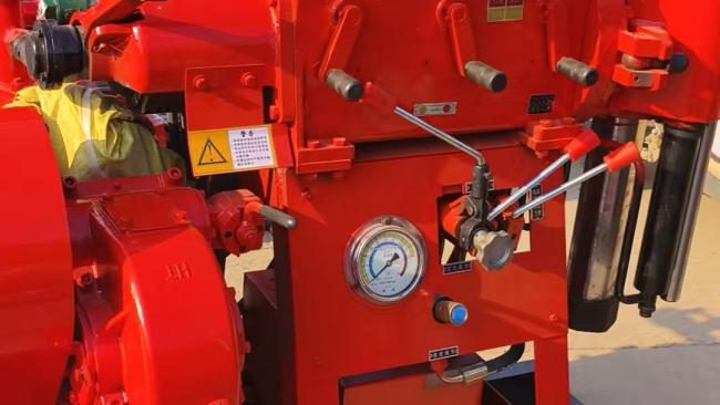 GK200 drilling rig operational view