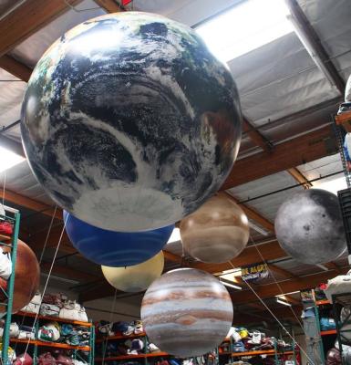 China Oxford Stof Astronaut Maan opblaasbare luchtmodel Een hemels scherm van acht planeten en de lichtgevende aarde Te koop