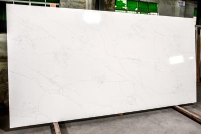 中国 2cmの水晶の白いCalacattaの人工的な水晶石造りの平板6のMohsの硬度 販売のため