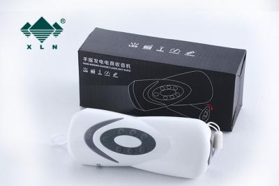 Cina Torcia elettrica nera 4 della radio della dinamo in 1 caricatore di emergenza per il cellulare in vendita